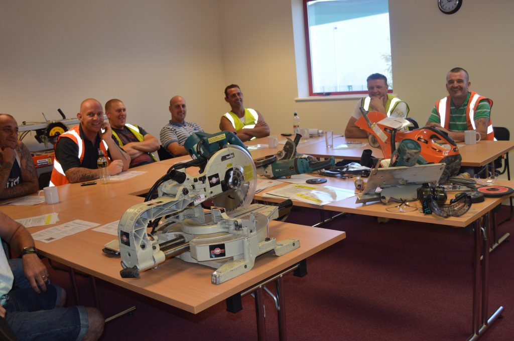 Classroom Courses or eLearning: Which Course Method Is Right for Me?